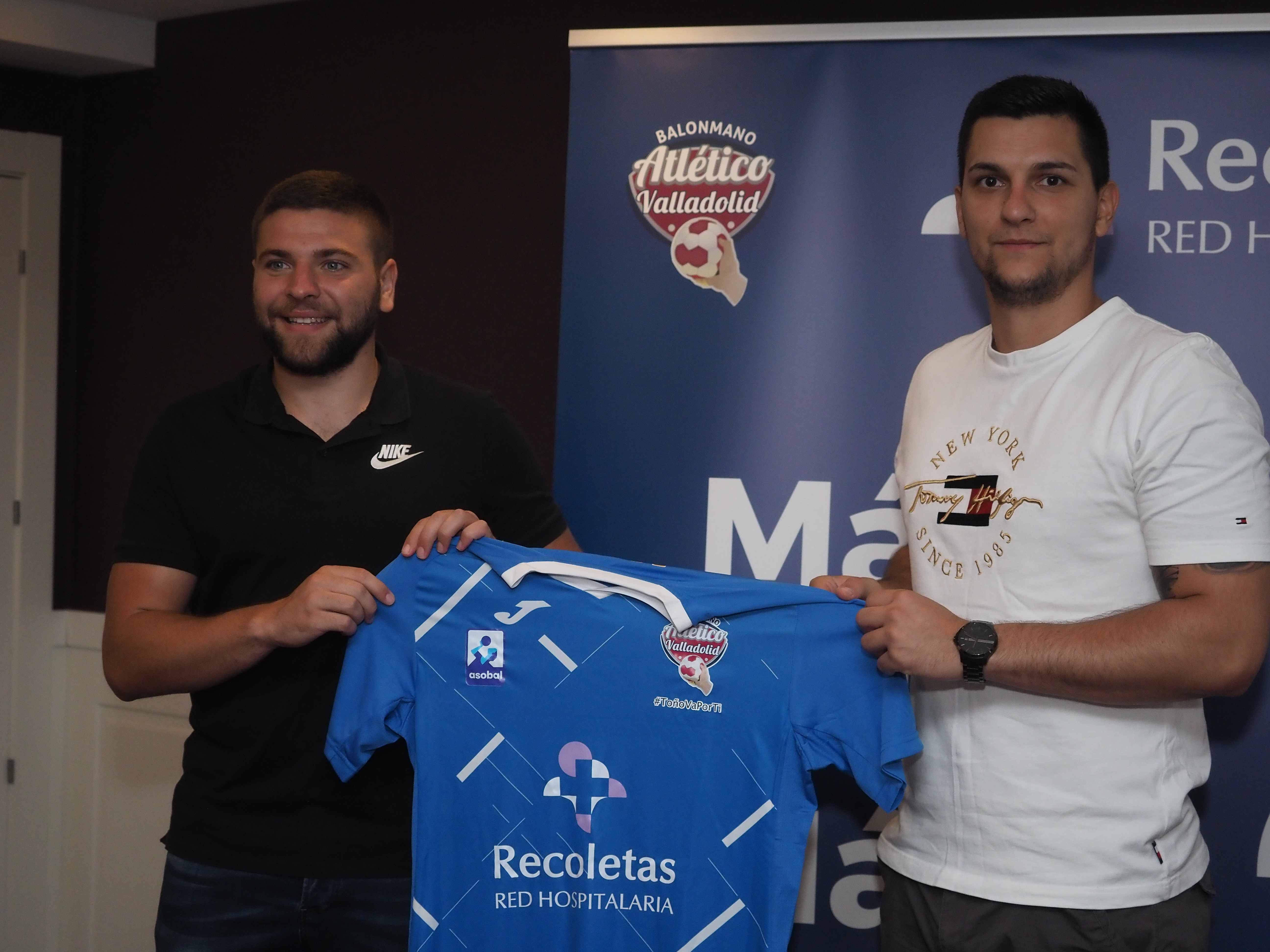 Los jugadores macedonios Darko Dimitrievski y Dime Dimitrioski ...